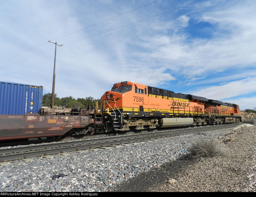 BNSF 7596
